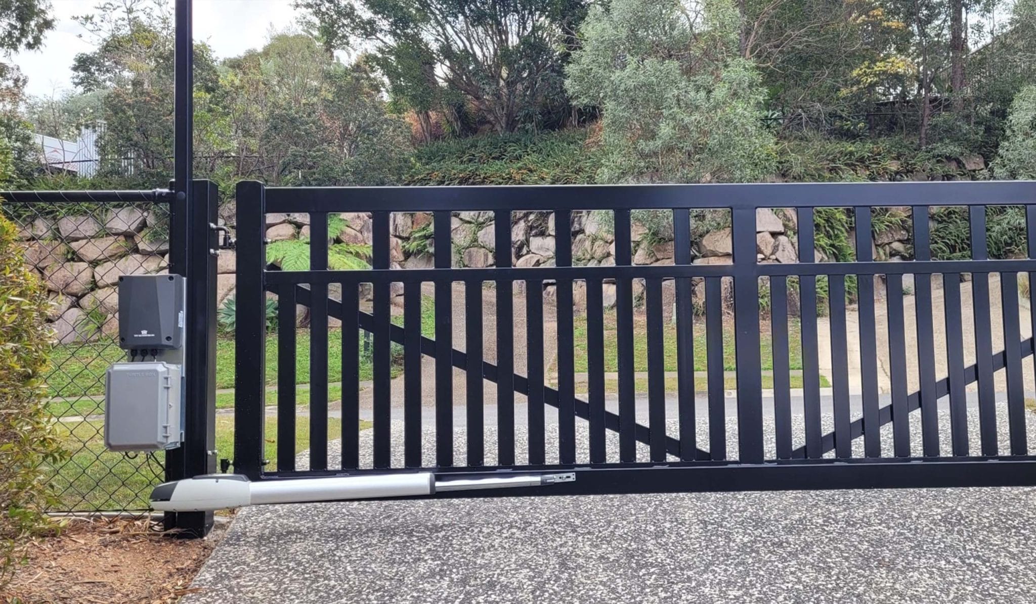 TMT 400LLS Auto Gates
